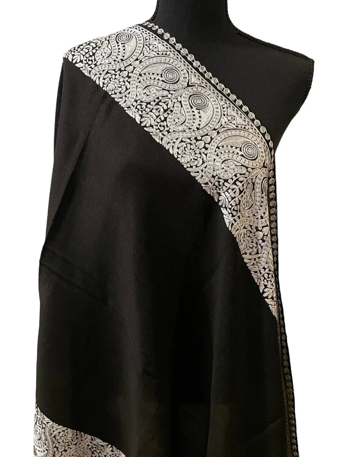 Border Embroidered Shawls – Handmade Pakistan